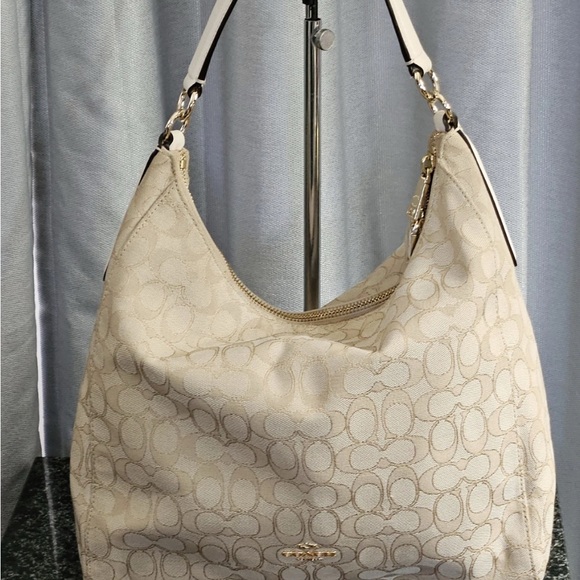 Coach | Bags | Coach Beige Signature Jacquard Purse Hobo Shoulder Bag ...